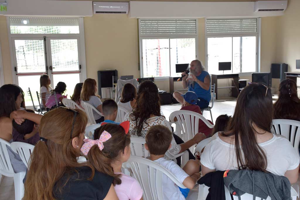 Atrapantes narraciones de Roberto Moscoloni